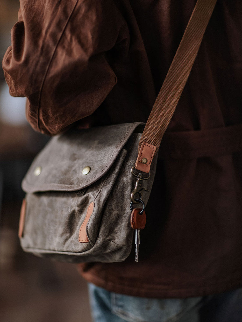 OIL WAX WATERPROOF CANVAS POSTMAN BAG